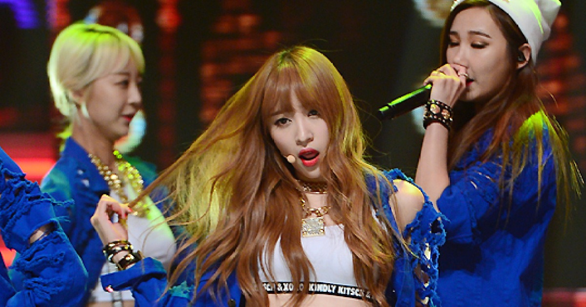 [TD포토] EXID 하니 '군살을 찾아 볼 수 없는 복근'