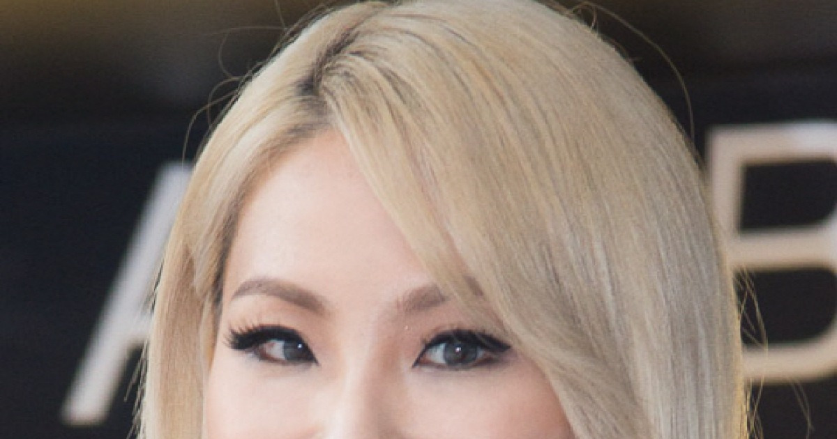 [포토] 2ne1 씨엘, '여성들의 시샘을 부르는 꿀피부~'