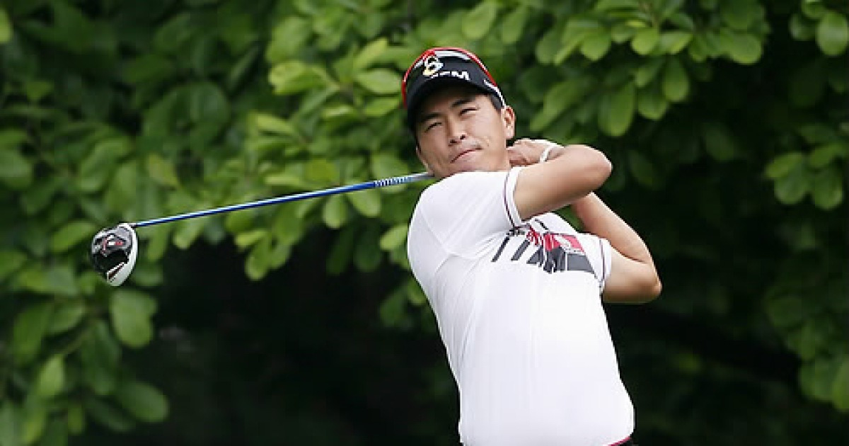 드라이버 티샷하는 문경준