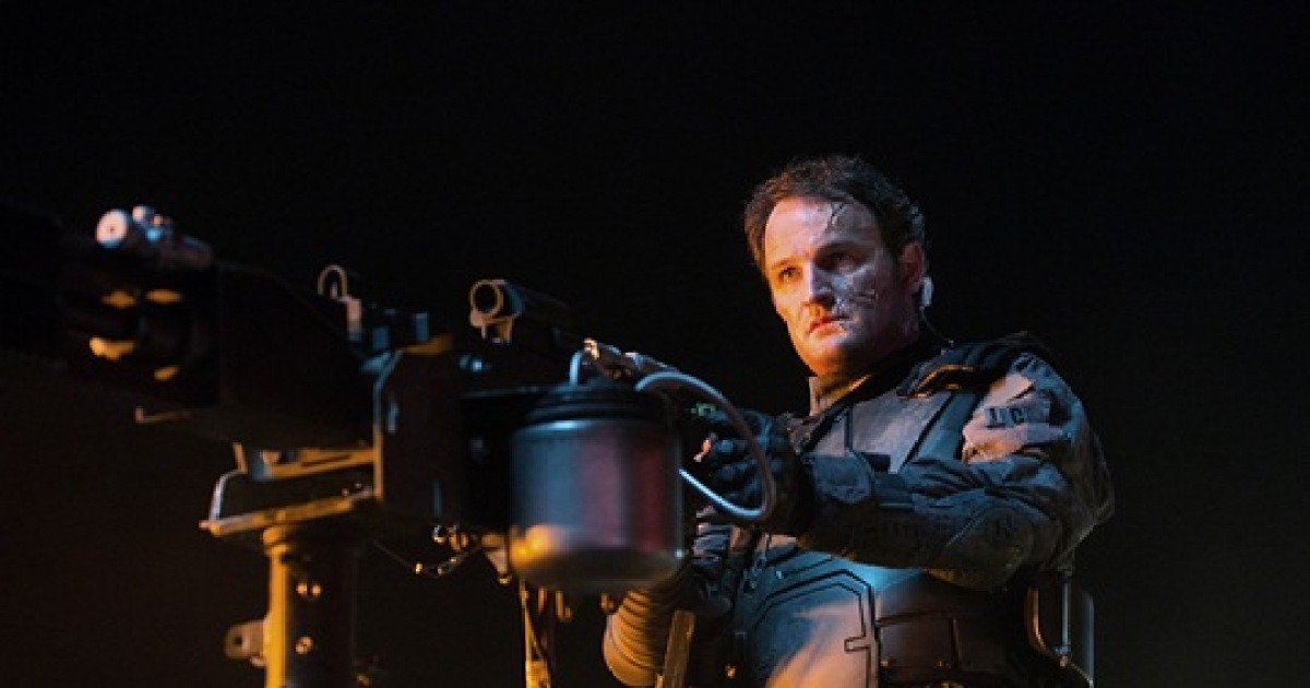 '터미네이터5' 가장 강력한 적 T-3000 등장..아놀드 슈왈제너거와 맞대결