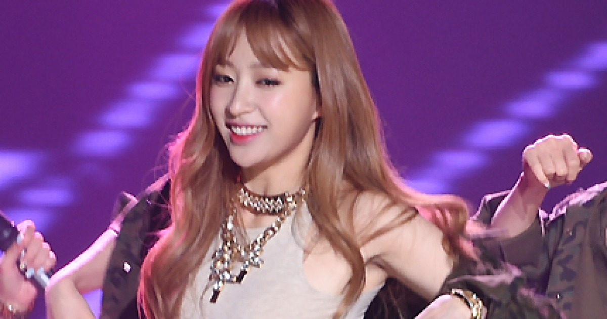 [MD포토] EXID 하니 '상의 탈의에 드러난 아찔 볼륨감'