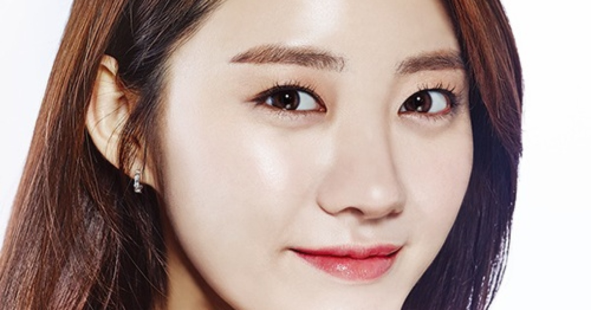 SNS] 한그루 남친 공개 "행복하세요 히히"