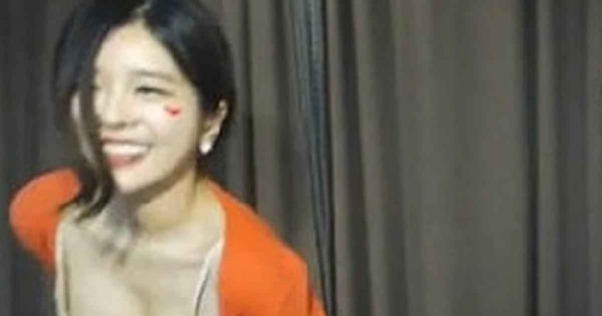 유튜브 아프리카 티비 BJ 쏘, 착시 일으키는 누드톤 의상에 드러나는 아찔함