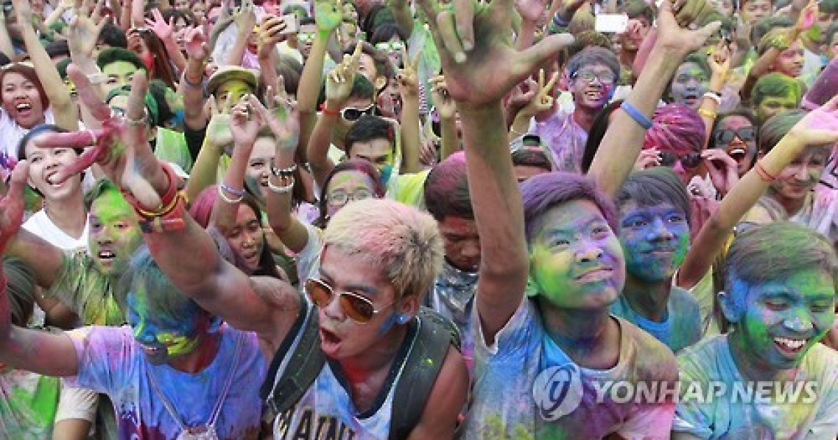 CAMBODIA COLOR RACE