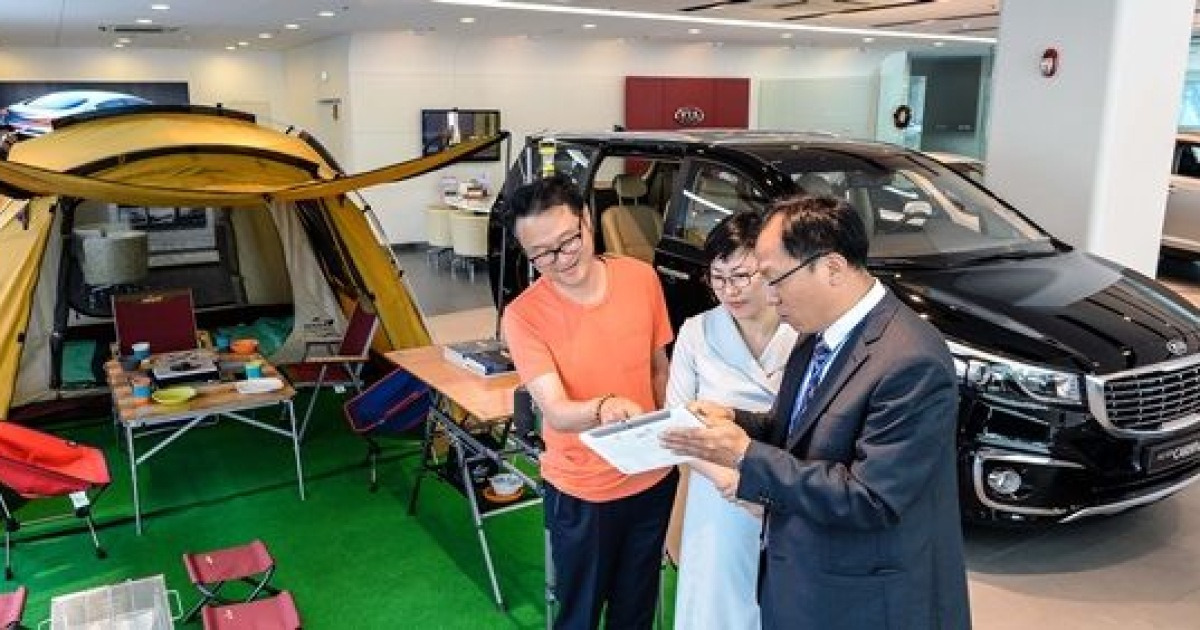 기아차, 전시장 내 'RV 캠핑존' 마련