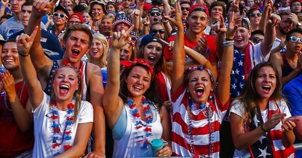 USA SOCCER FANS WOMENS WORLD CP