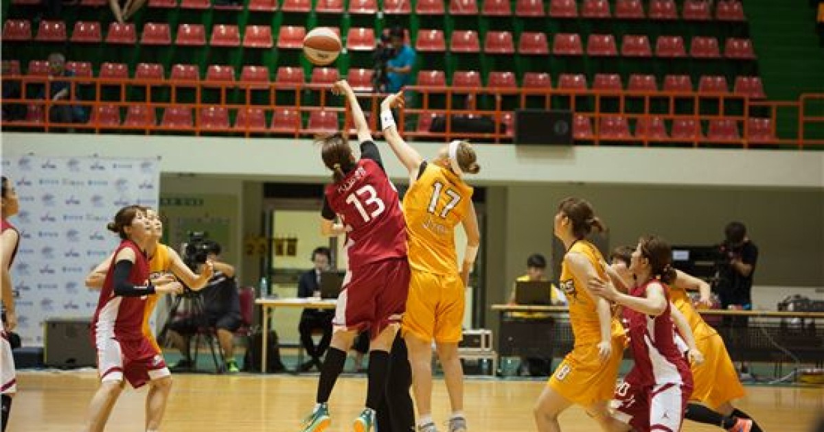 '최원선 더블더블' KDB생명, KB스타즈 잡고 박신자컵 첫 승