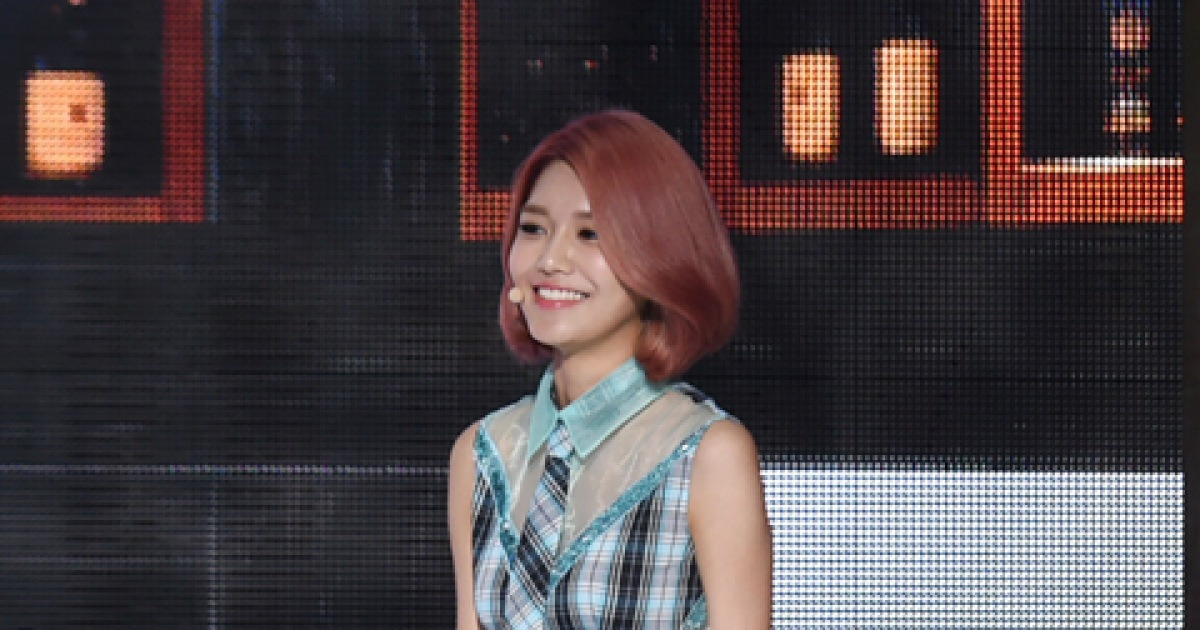 포토엔 소녀시대 수영 초미니가 너무 짧아 아슬아슬 