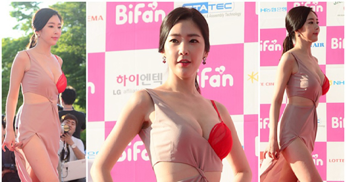 [TD포토+] 'BiFan 수준을 알 수 있는 노출녀의 이상한 드레스'