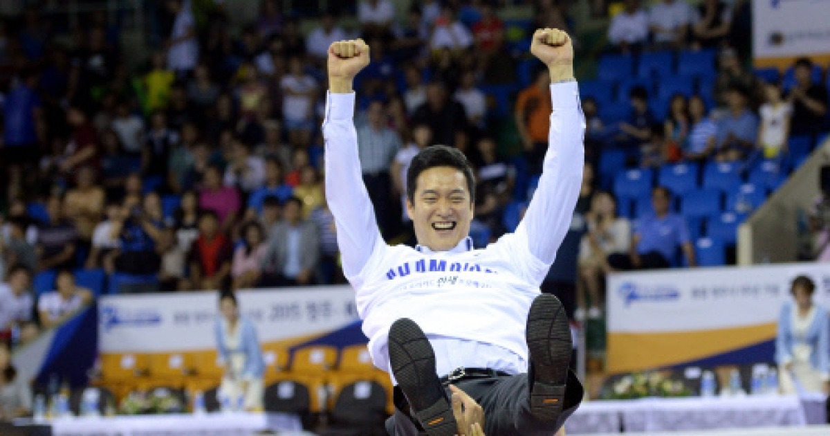 [SS포토] 우리카드, OK저축은행 꺾고 KOVO컵 우승