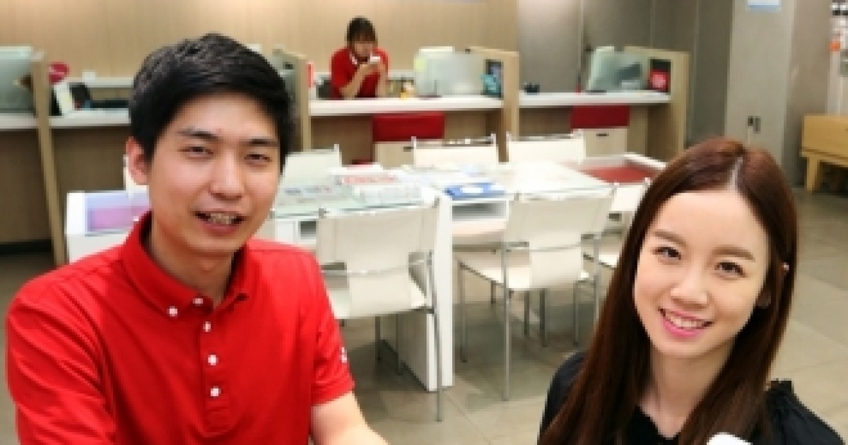 SKT 60만원대 프리미엄급 '갤럭시A8' 내일부터 예약