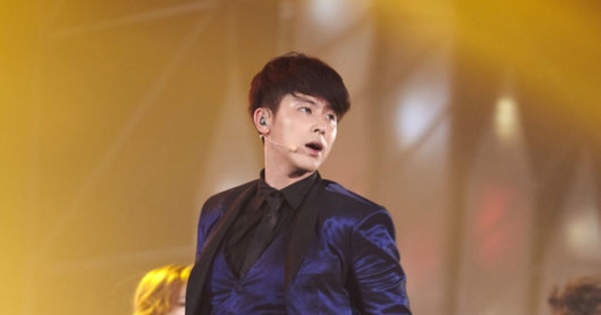 TVXQ's Yunho begins military service