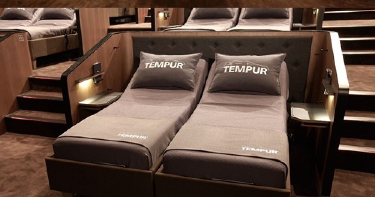 세계 최초 리클라이닝 침대극장 CGV씨네드쉐프 오픈 '눈길'