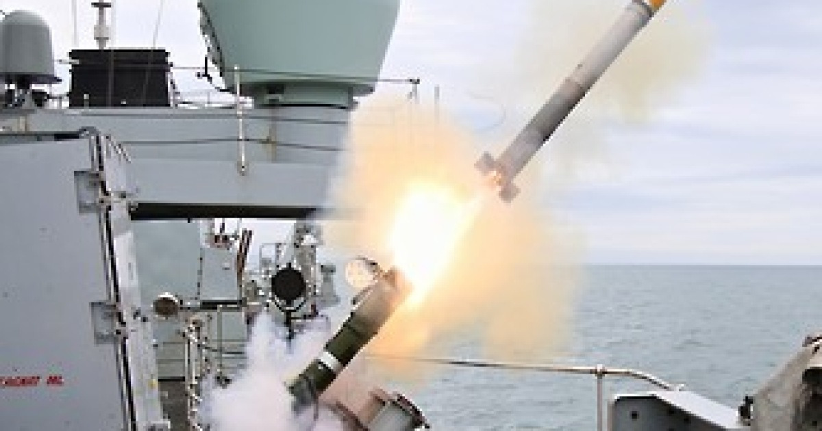 AT SEA BRITIAN DEFENCE HMS IRON DUKE