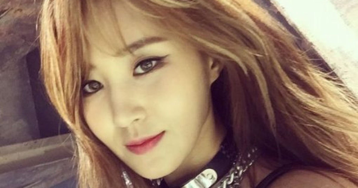 소녀시대 'You Think' 공개, 유리 새 빨간 입술로 시크 매력 뽐내..'헉'