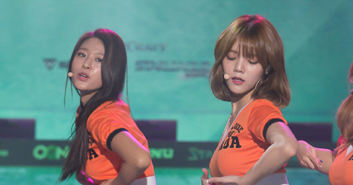 [포토] AOA 설현-지민, '터치는 과감하게~'