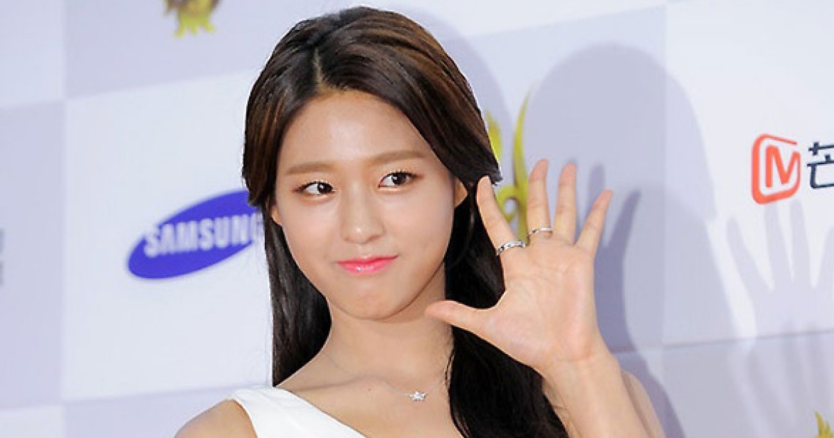 [HD동영상] '2015 서울드라마어워즈' AOA 설현, 눈을 뗄 수 없는 명품 S라인 '레드카펫 술렁'