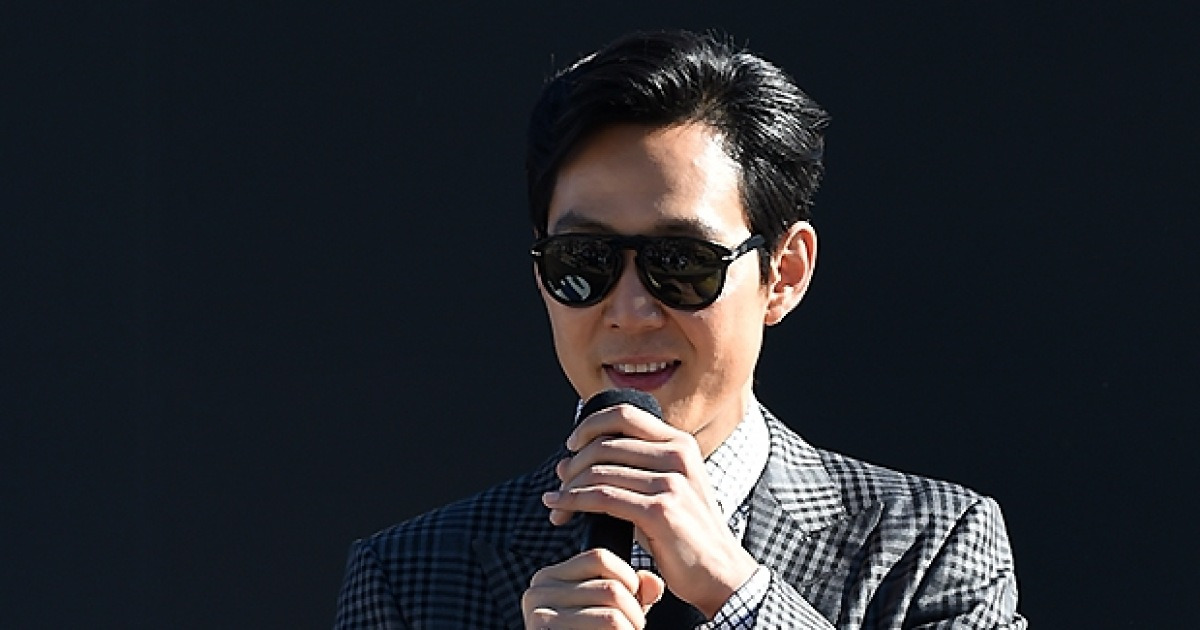 [포토] 이정재, '조각 같은 모습에 시선 집중' (20th BIFF)