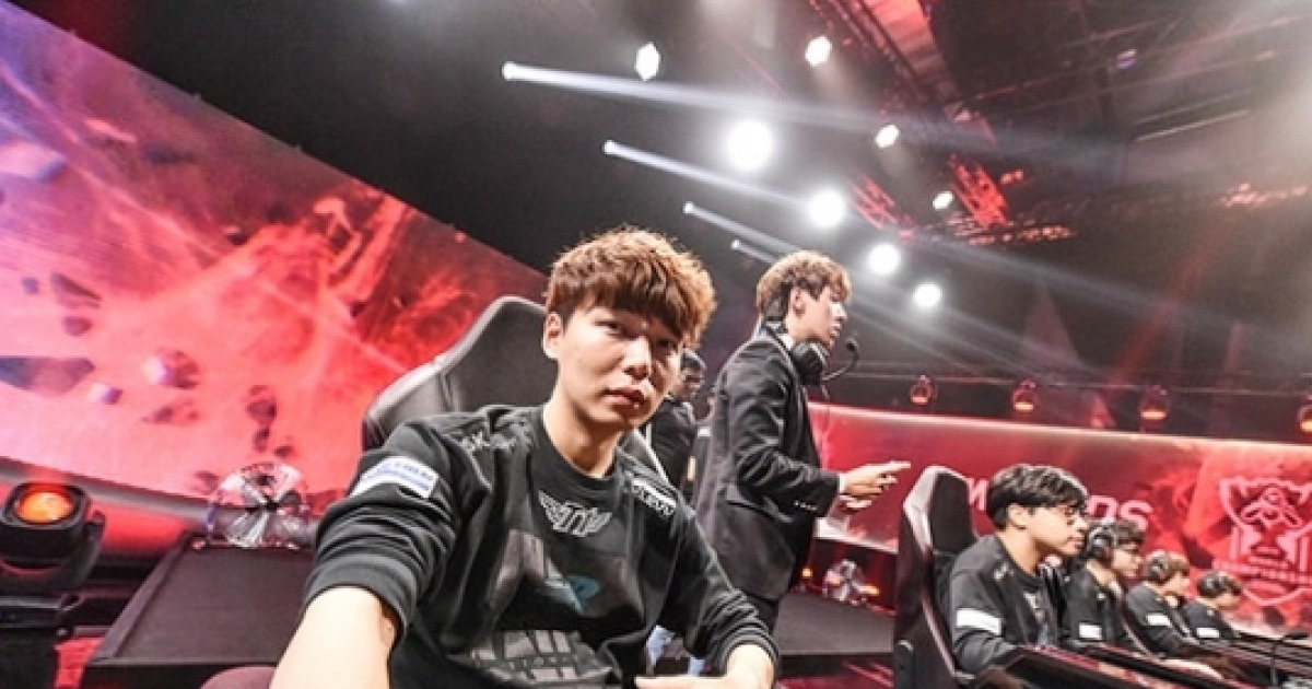 '롤드컵' SKT, EDG잡고 파죽의 3연승.. '마린' 장경환 맹활약