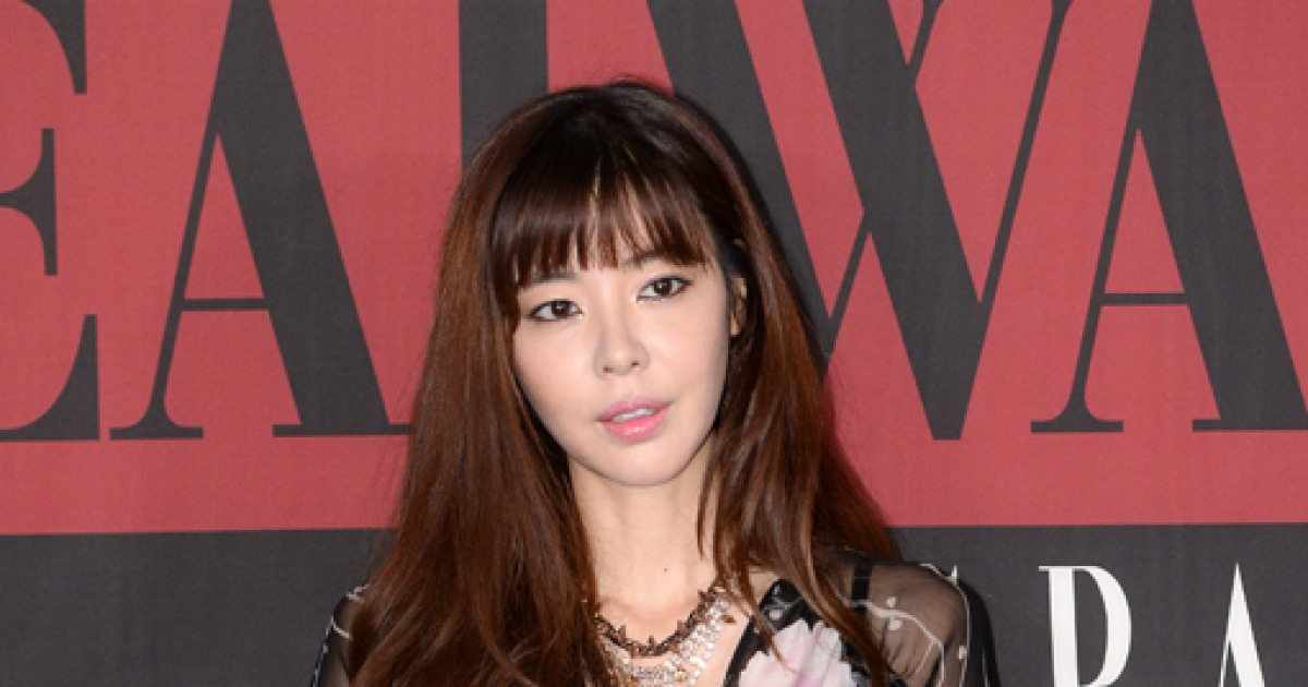 시스루 패션 김규리, '아찔한 V라인' [MBN포토]