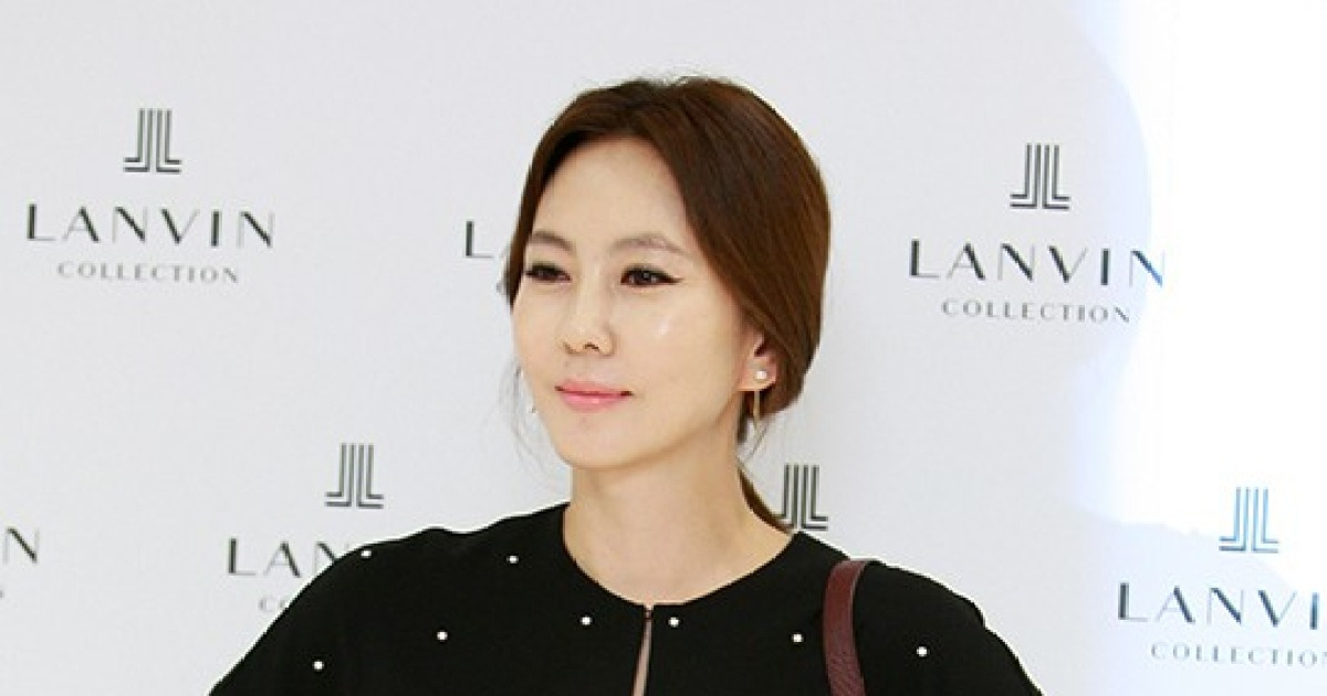 [TENPHOTO] 김남주, 40대라곤 믿기지 않는 빛나는 미모