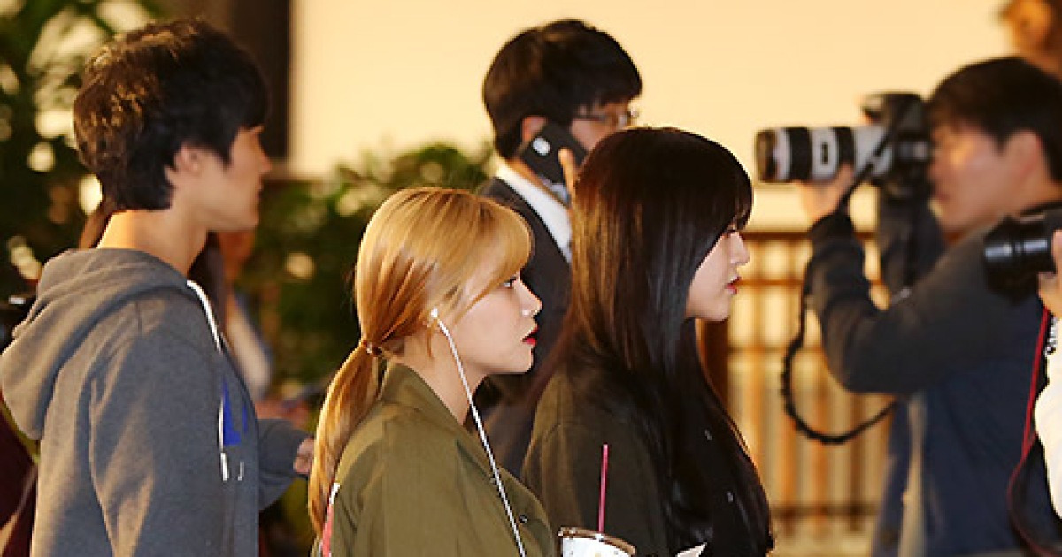 [bnt포토] AOA 유나-찬미, 운동화도 하이힐도 'OK~'