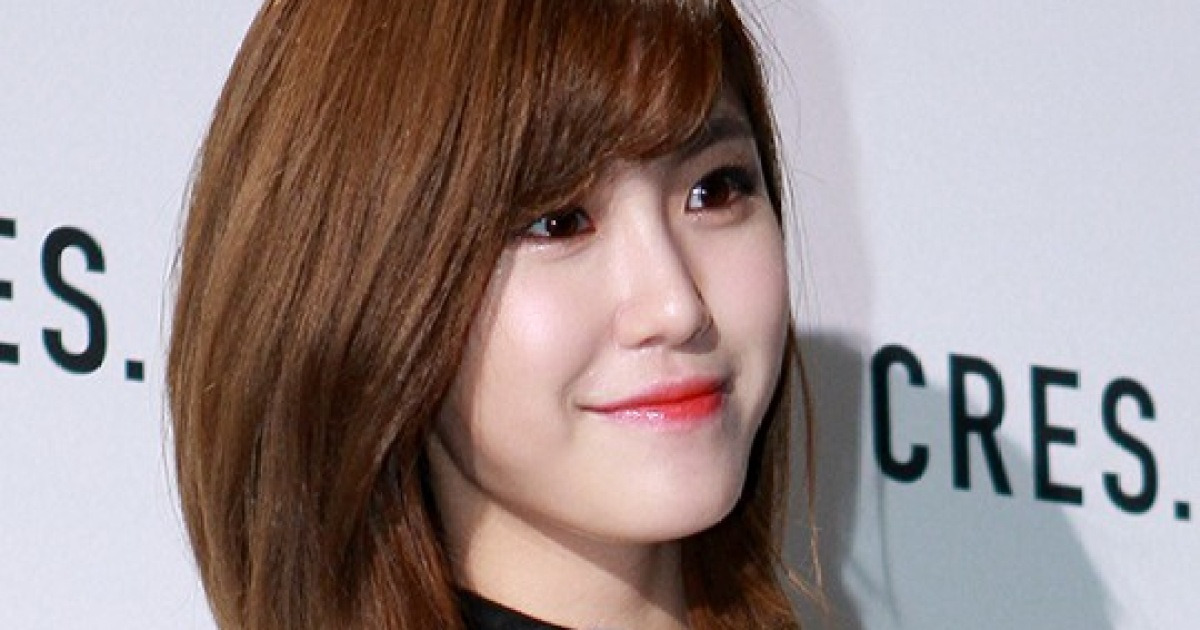 [TENPHOTO] 시크릿 전효성, 눈이 부신 백옥피부 (서울패션위크)