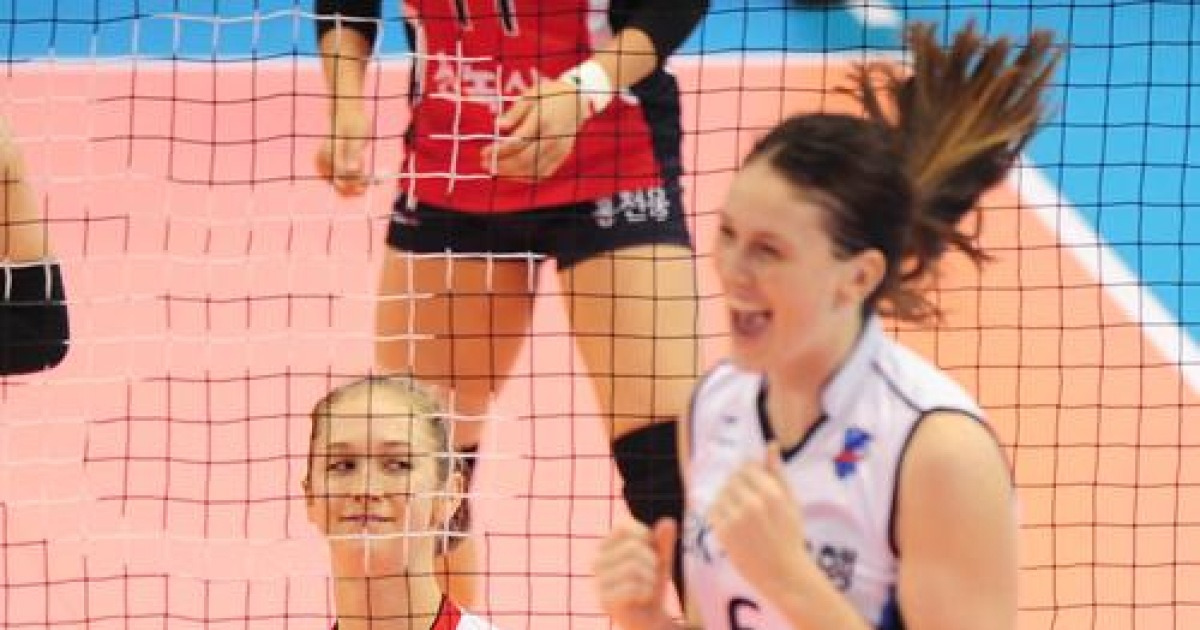 '맥마혼 38점' IBK 기업은행, 인삼공사 꺾고 2연승