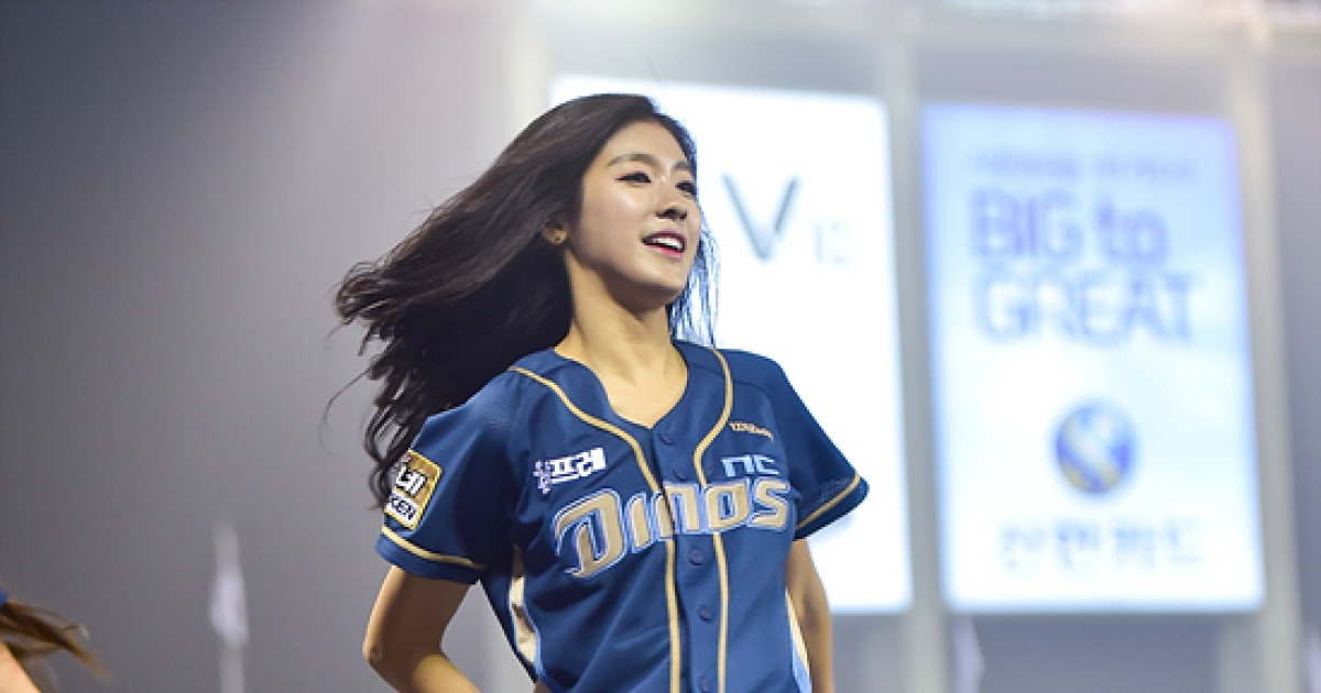 (PO3) 치어리더 김연정 '쭉쭉뻗은 각선미' [포토]