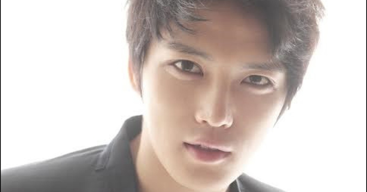 JYJ 김재중, 한국시리즈 애국가 가사 실수 '지못미'