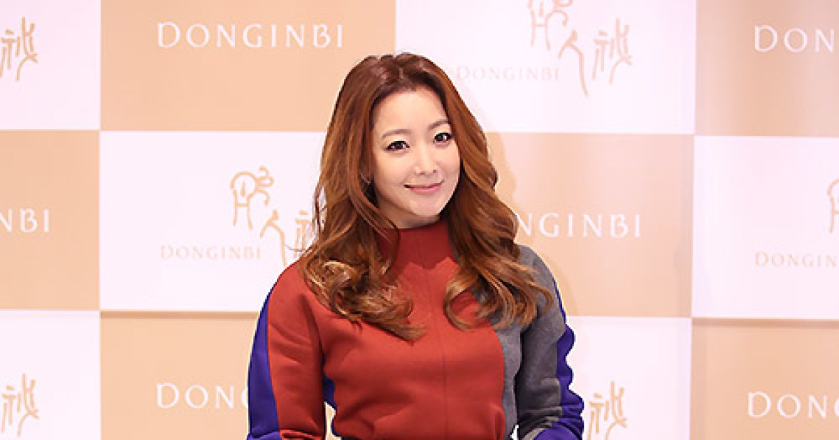 [bnt포토] 김희선 '각선미까지 단아해~'