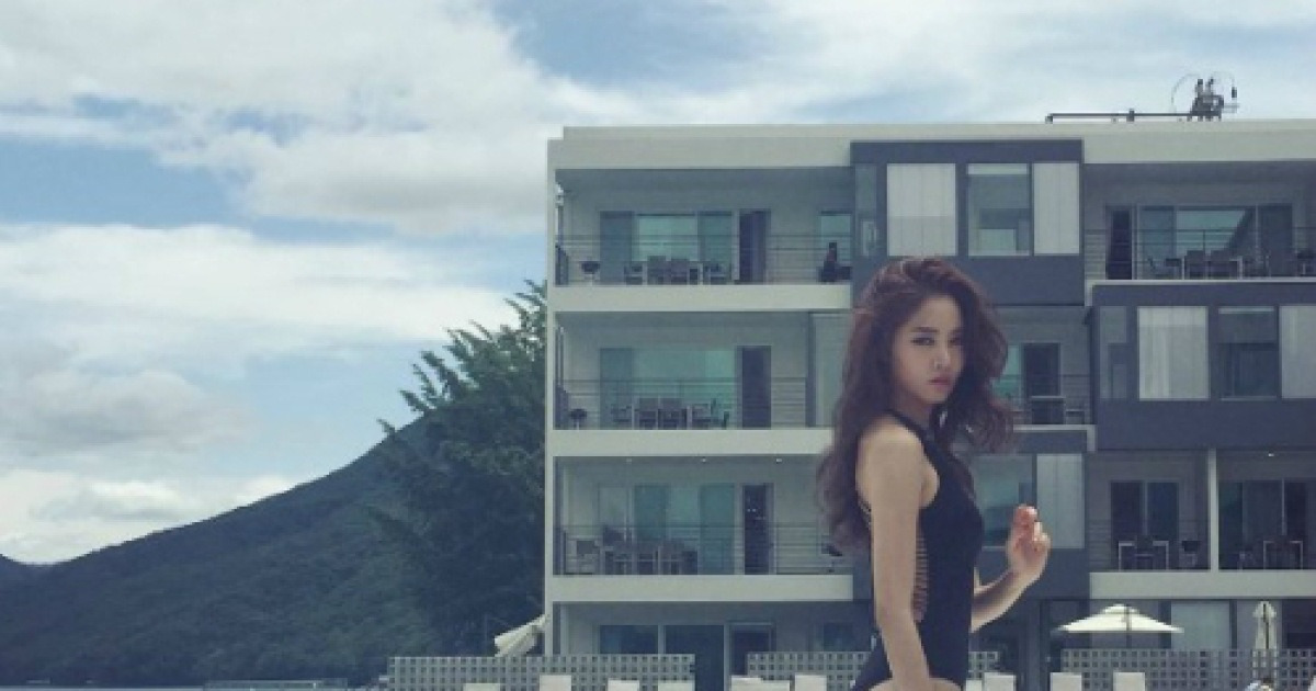 황승언 수영복입고 완벽한 콜라병 몸매 남심저격 피할수 없다면 즐겨야지 뭐