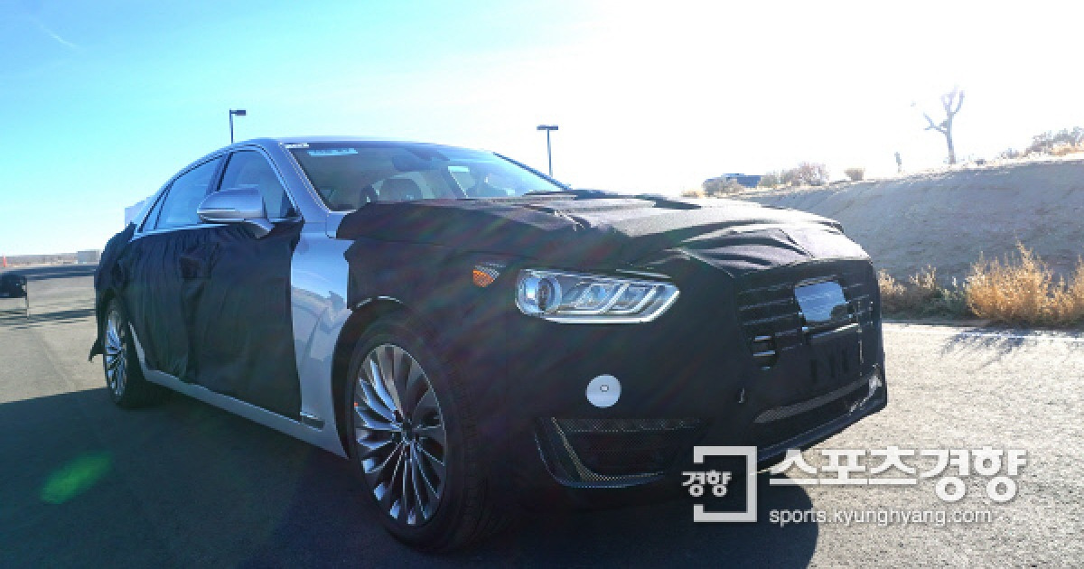 제네시스 'EQ900' 사전계약 하루 만에 4342대 판매 '어닝 서프라이즈'..차체 직접 보니