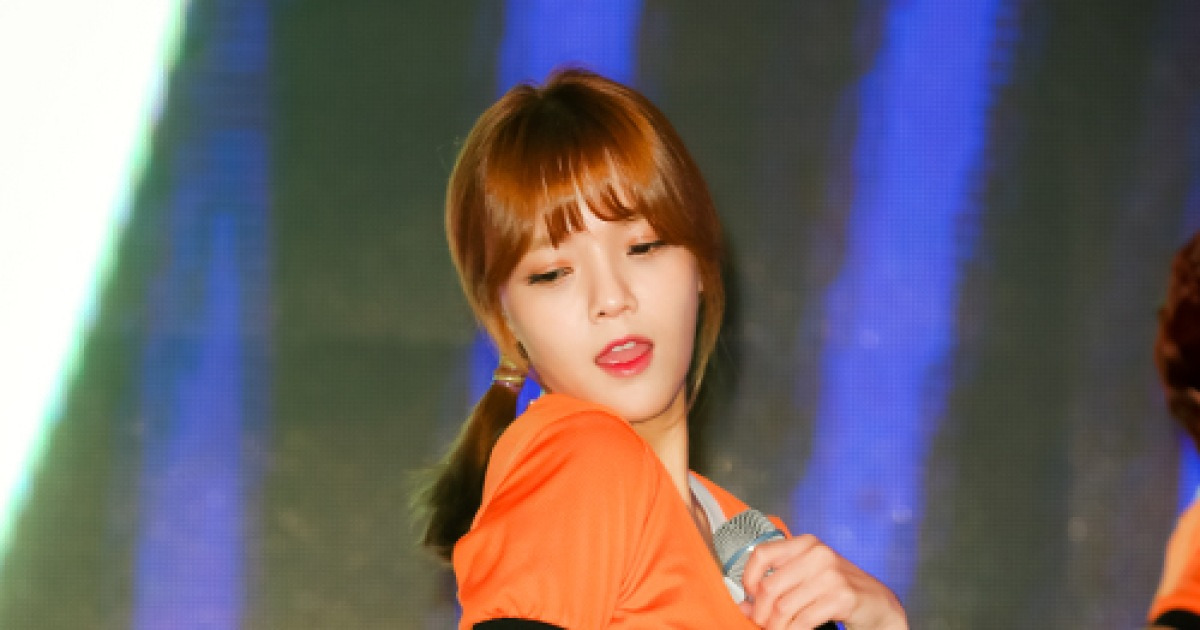 [bnt포토] AOA 지민 '다리 한 쪽 살짝~'