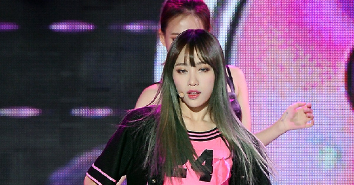 [TD포토] EXID 하니 '아슬아슬한 핫핑크 초미니'