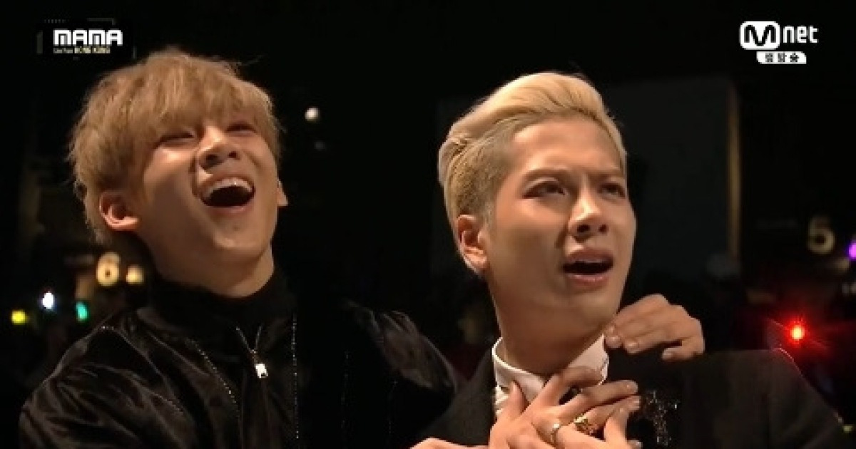 'MAMA' 박진영, JYP 제자들도 놀란 파격 섹시 퍼포먼스