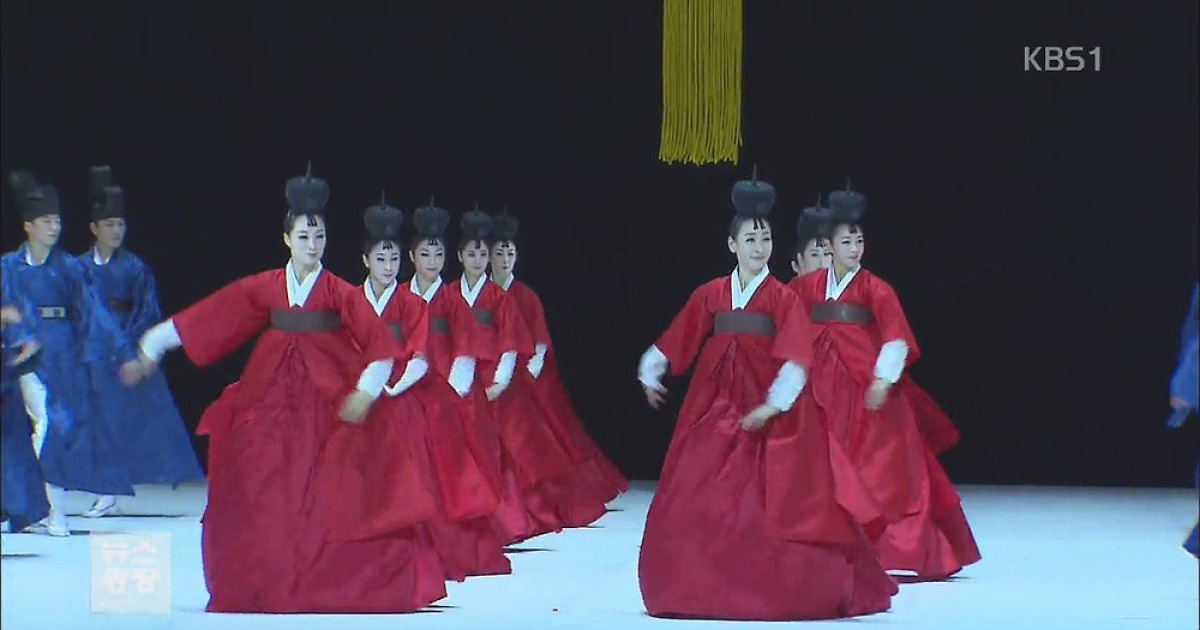 5천년 한국 춤, 한 판에 담았다.