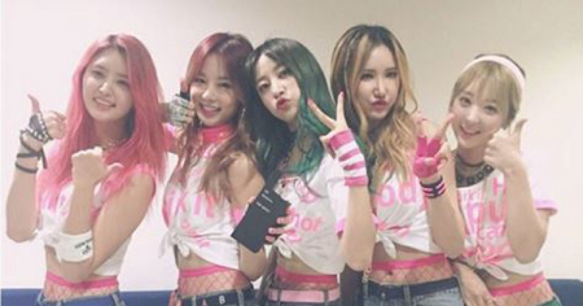 SNS] EXID, 인기가요 1위 기념 인증샷 '엄지 척'