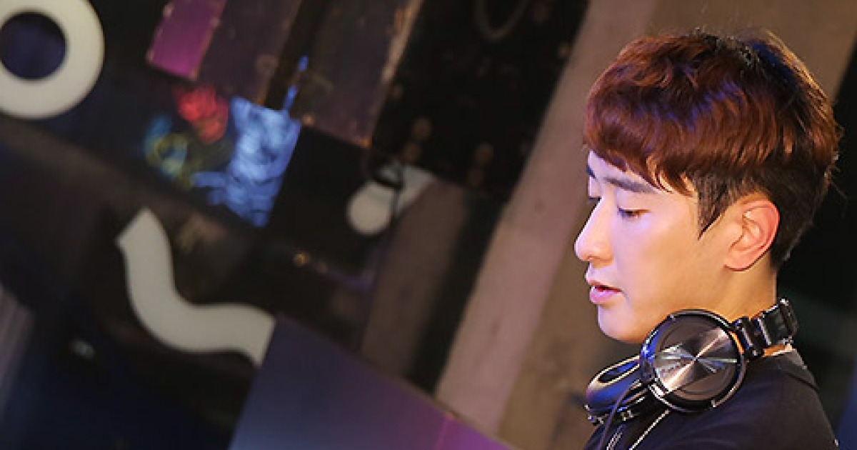 [bnt포토] 스타일난다 연말파티 'DJ가비의 오프닝 디제잉'