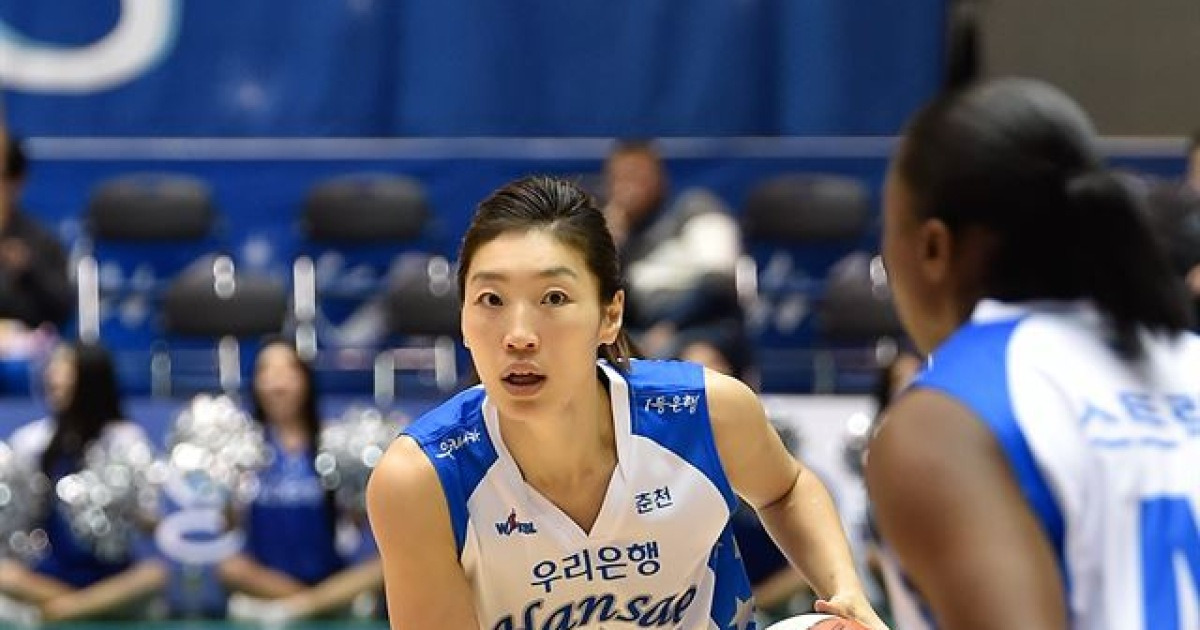 여자농구 KDB생명, 우리은행에 져 10연패