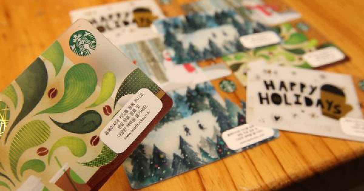 Starbucks' prepaid card charms consumers in South Korea, threatening ...