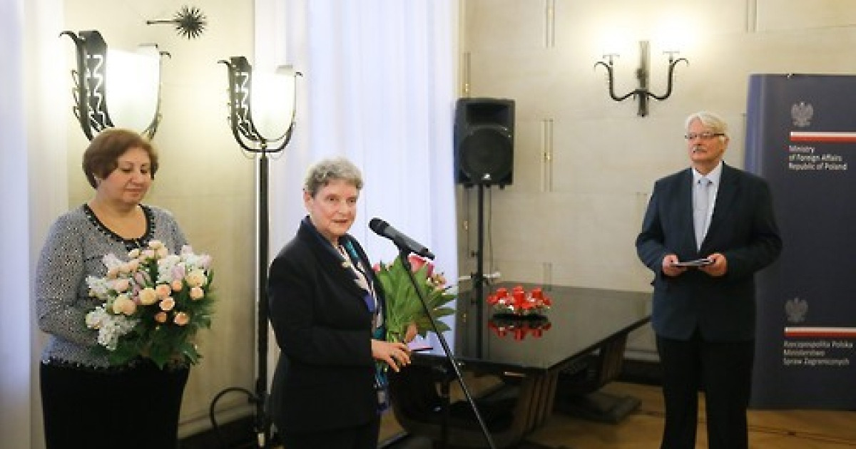 POLAND HUMAN RIGHTS AWARD PRO DIGNITATE HUMANA