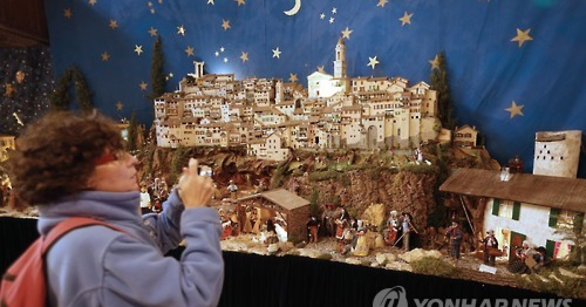 France Christmas Crib