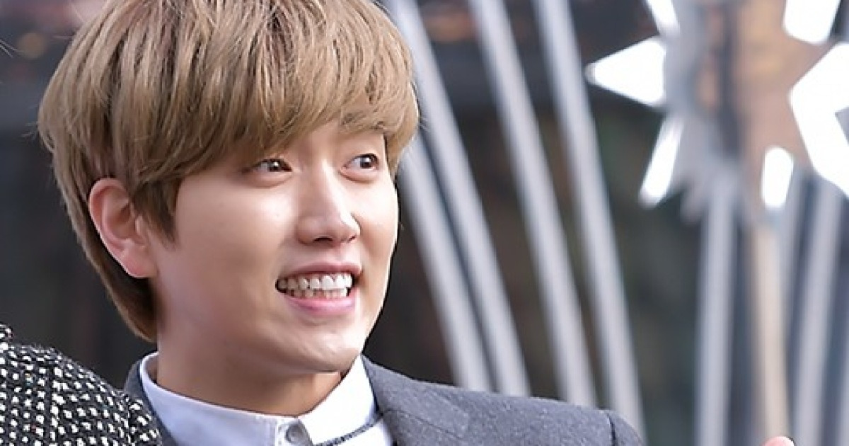 [TENPHOTO] B1A4 산들, 야외에서도 눈에 띄네