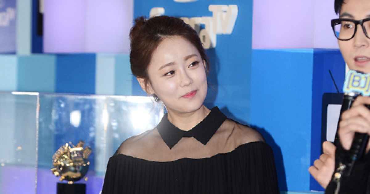 BJ 한나 '쇄골 라인 드러낸 시스루' [MBN포토]