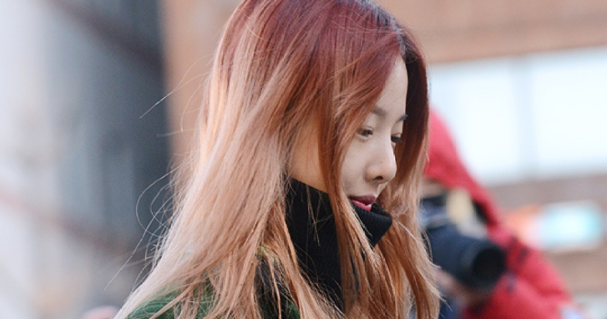 [TD포토] EXID 솔지, '아직 잠이 덜 깬 맏언니'