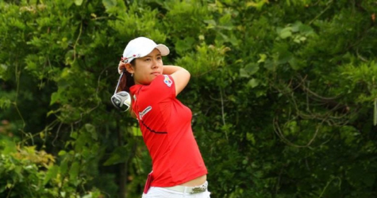 SBI저축은행, KLPGA 허윤경·정연주 2년 후원 계약