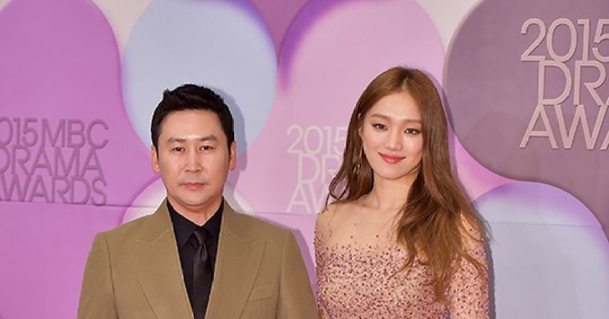 [TENPHOTO] 신동엽 이성경, 2MC의 부녀 케미 (2015 MBC 연기대상)