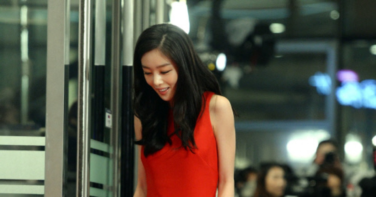 [SS포토] MBC 연기대상 한선화, 종아리 살짝?