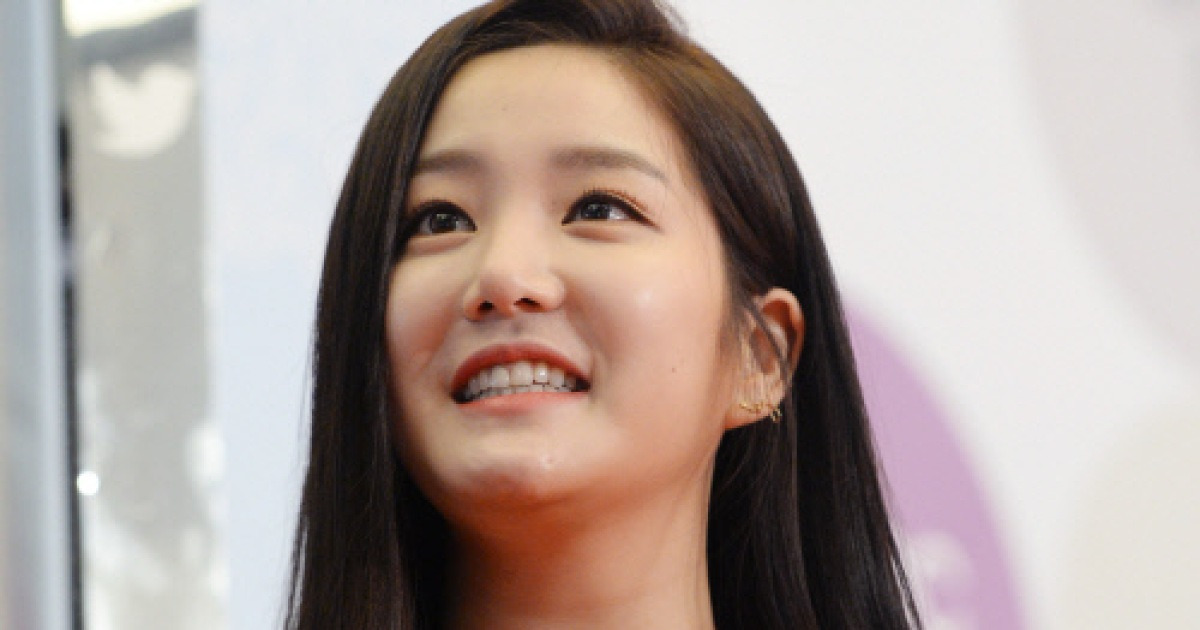 [SS포토] 이유비, MBC 연기대상에서 가슴을 살짝..?